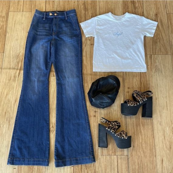 The 4 Types of Clothing That Sell Best - Crossroads