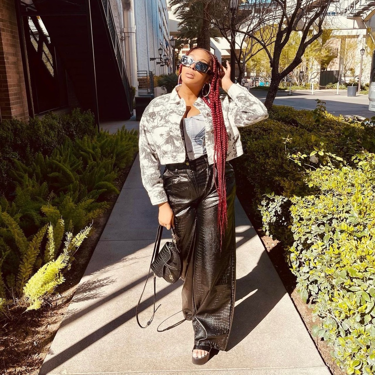 Q&A with Che of @chewhitney - Crossroads